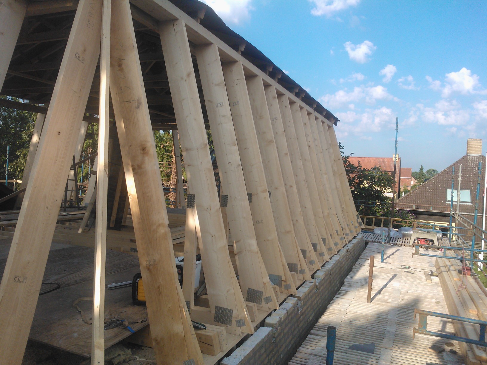 Nyt mansardtag med sorte lertegl vanløse - Sjællands Tømrerentreprise A/S